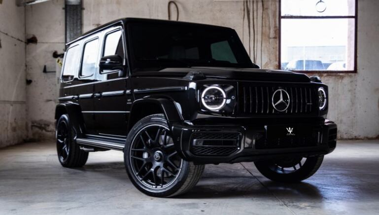 Los autos de Pedro Pascal - La Tercera