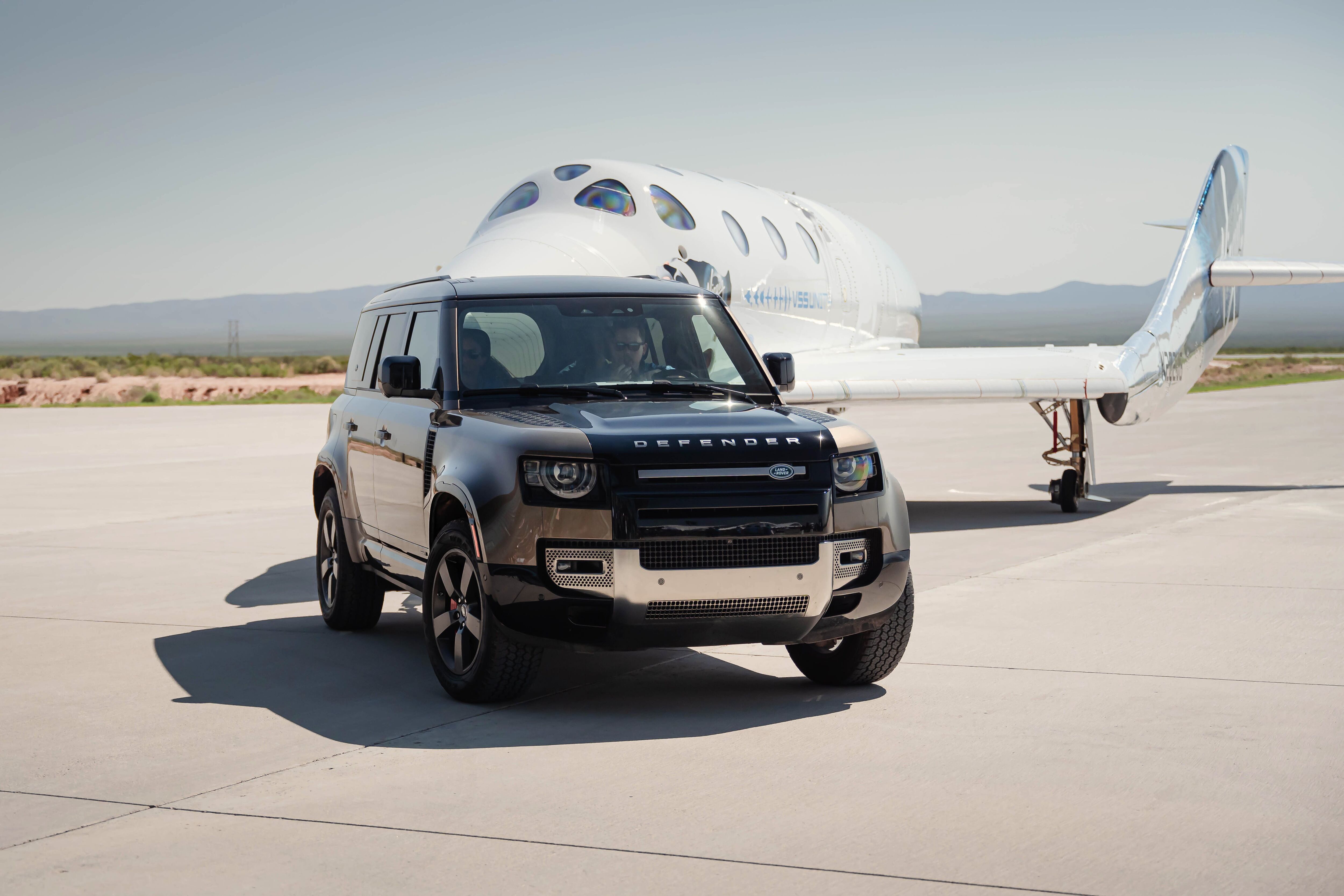 Land Rover, actor principal en el primer vuelo comercial al espacio de ...