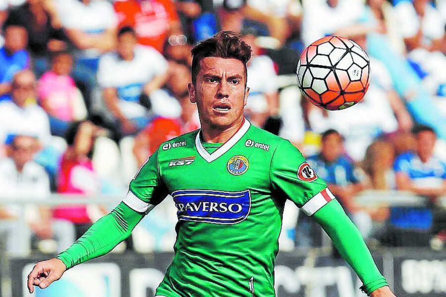 Juan Cornejo: "Jugar fuera da un plus" - La Tercera