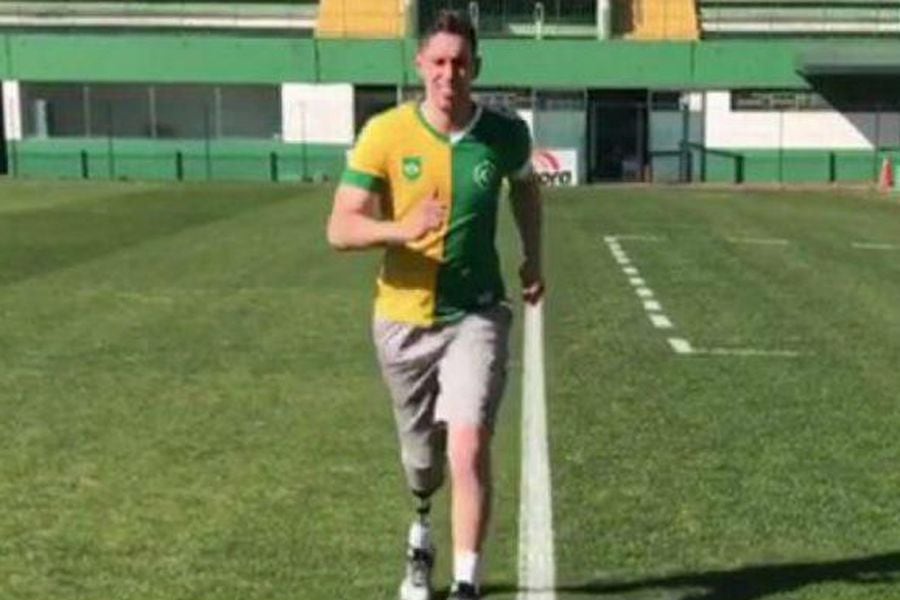 Arquero de Chapecoense corre con una prótesis a ocho meses del ...