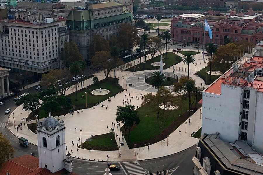 Buenos Aires: Reabren la Plaza de Mayo tras polémica remodelación - La ...
