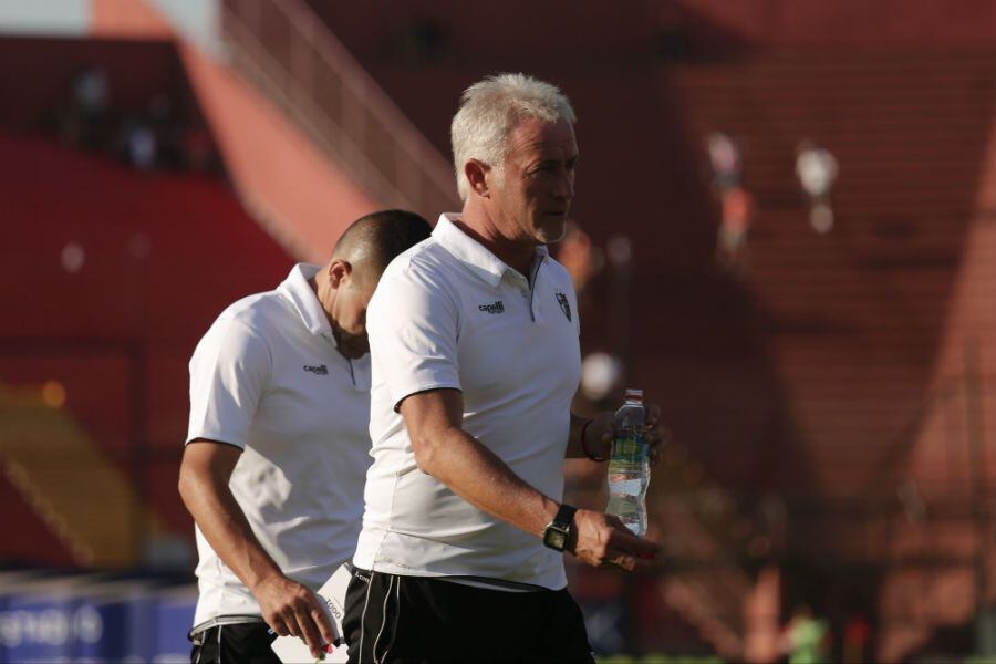 Ivo Basay: "Ahora hay que preocuparse de recuperar a todo el equipo ...