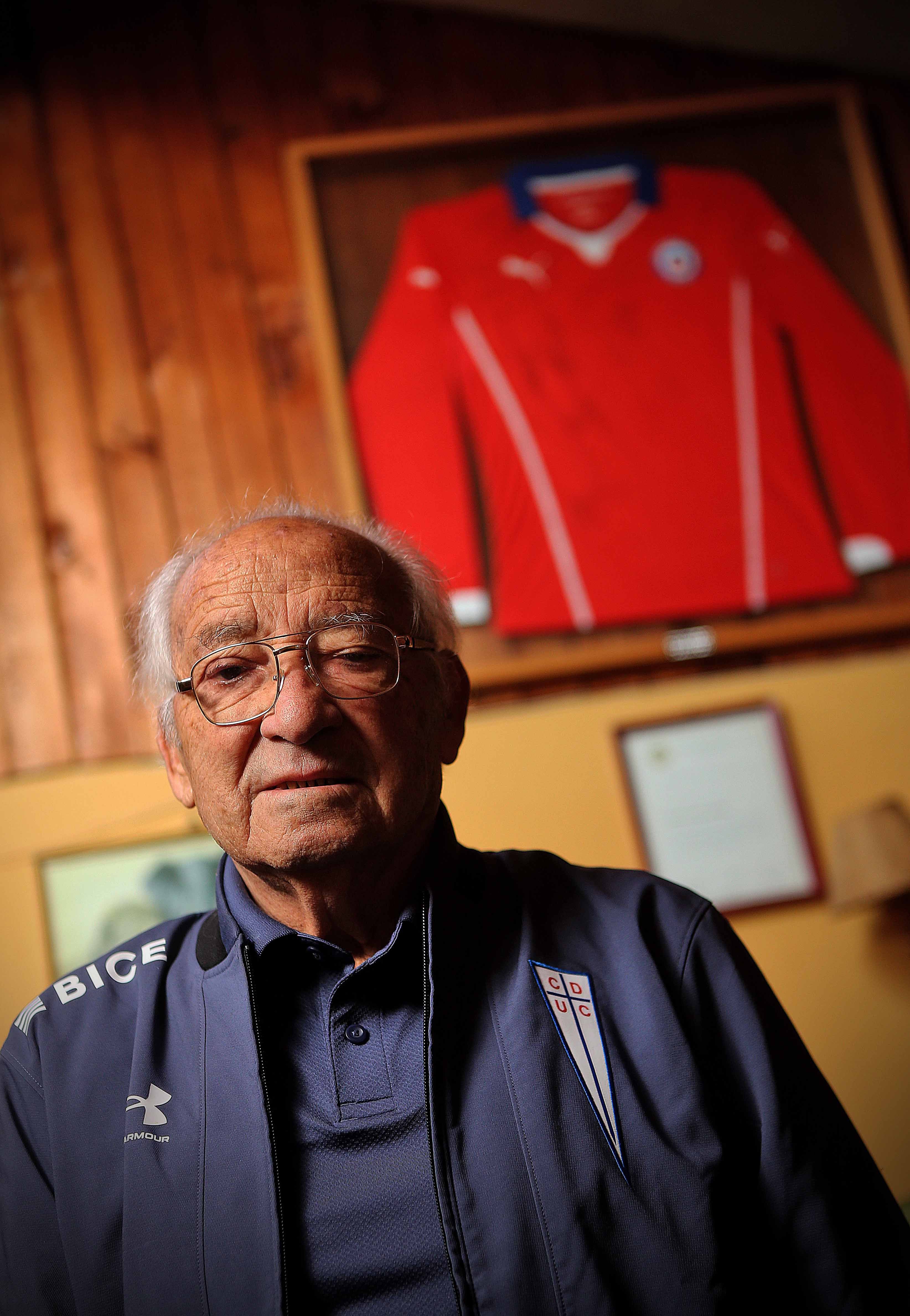 Las vida de Alfonso Garcés, el histórico formador de la UC - La Tercera