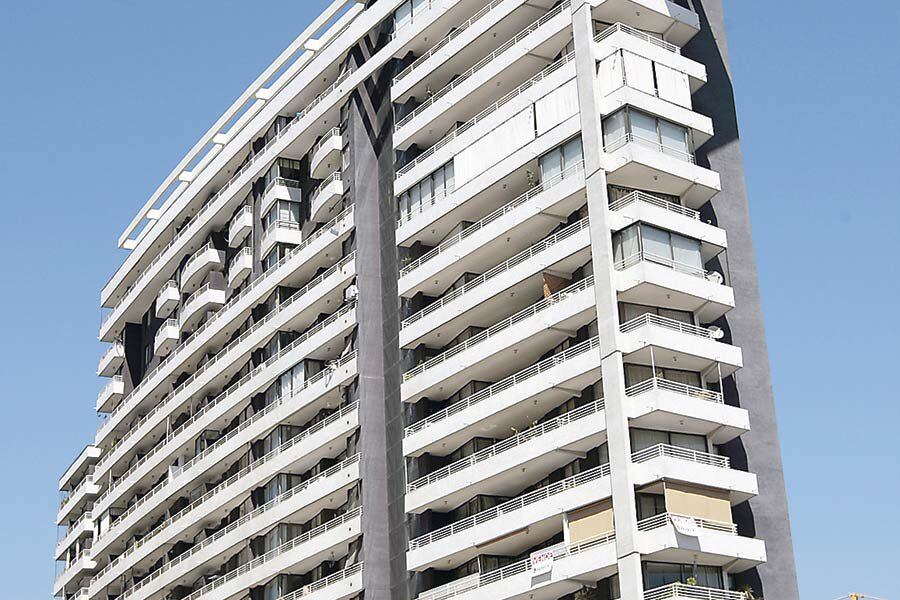 Los edificios que sobrevivieron al 27/F - La Tercera