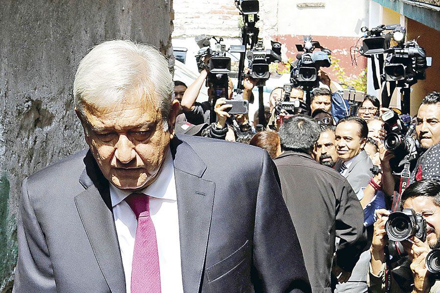 AMLO le baja el perfil al tema del muro en primera cita con EEUU - La ...