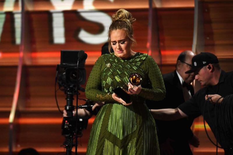 La noche de éxito y bochorno de Adele en los premios Grammy - La Tercera