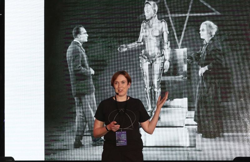 Kate Devlin: la científica que indaga la influencia entre robots ...