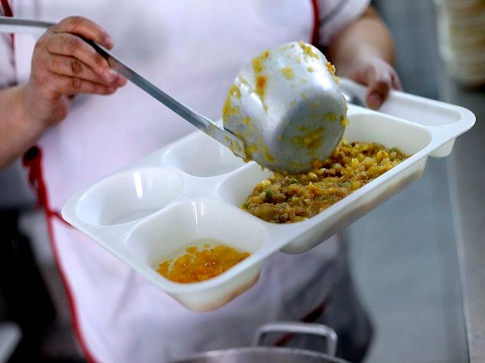 Quiénes reciben el Programa de Alimentación Escolar - La Tercera