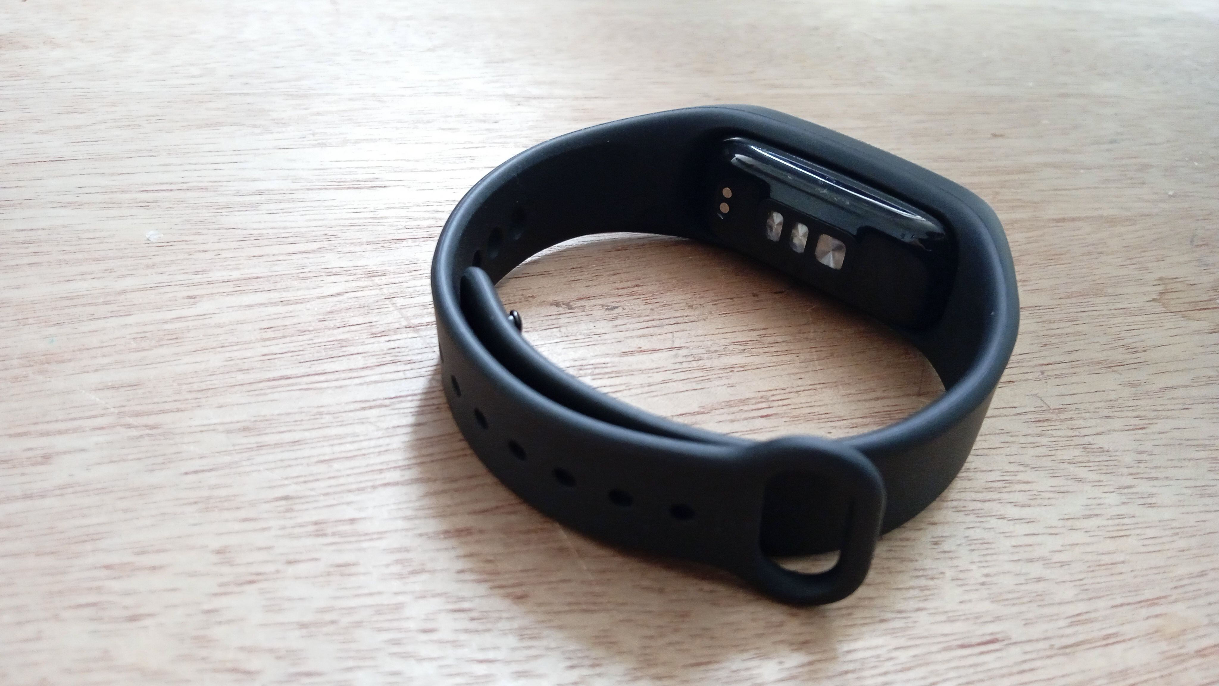 OPPO Band: una elegante pulsera inteligente con algunos pendientes - La ...