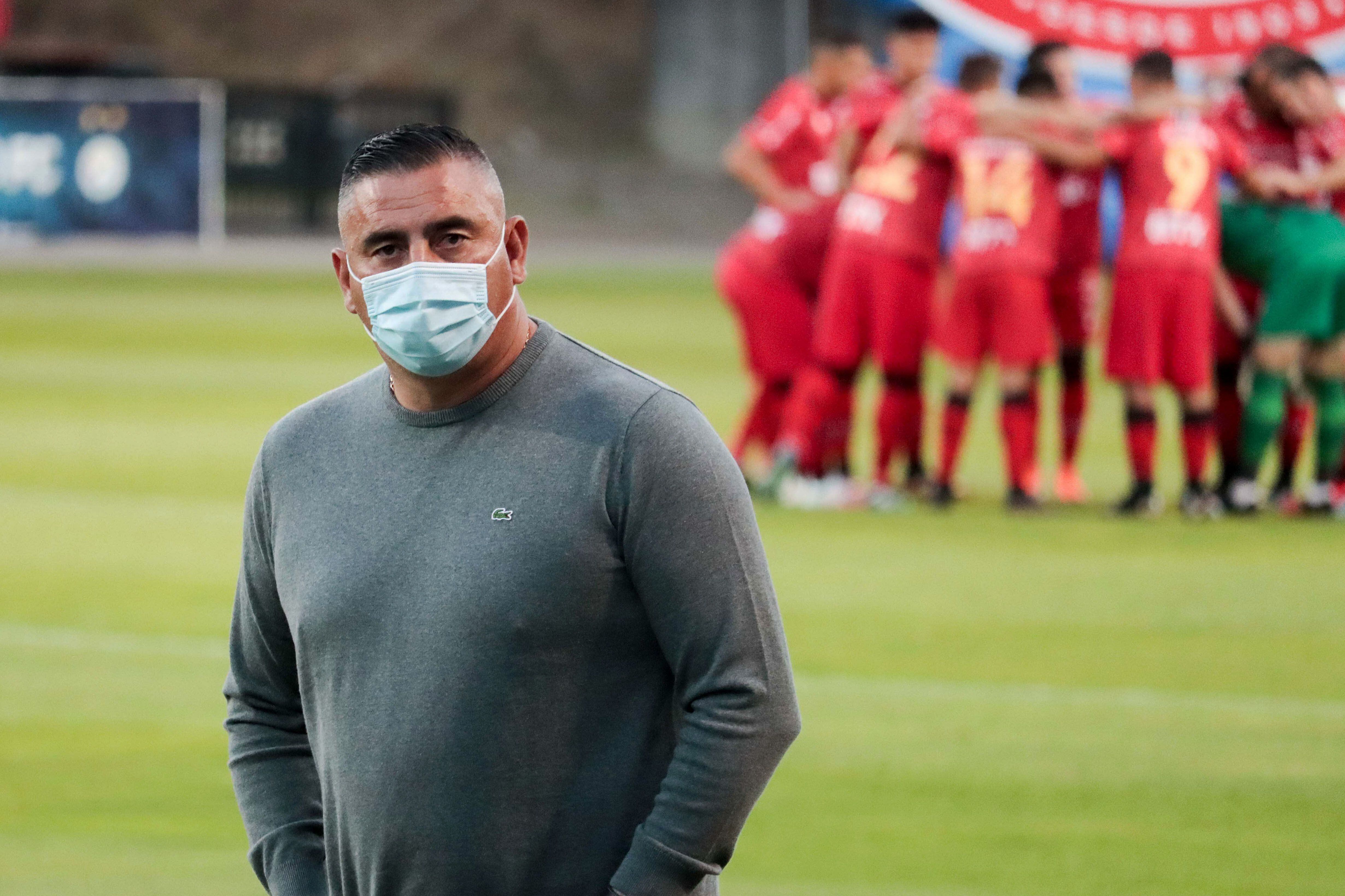 El gallito del uniforme: por qué sancionan a García sin terno y no a ...