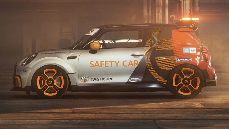 Musculoso, deportivo y cero emisiones: así es el nuevo Safety Car de la ...