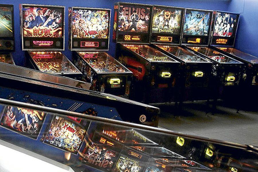 Los flippers cumplen 70 años - La Tercera