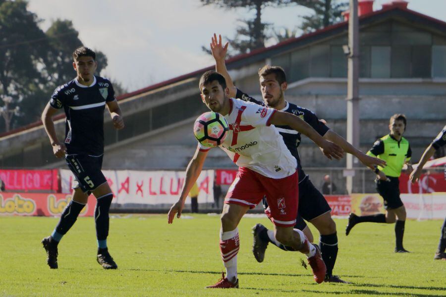 Barnechea lucha para conseguir la victoria frente a Valdivia por Copa ...