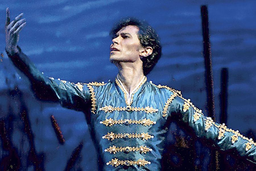 César Morales y la reivindicación de los hombres en el ballet - La Tercera