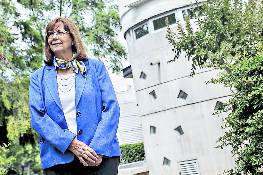 Astrónoma y Premio Nacional de Ciencias Exactas: "Los rayos cósmicos de ...