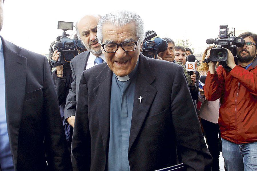 Hasbún se querella contra denunciante de abusos sexuales - La Tercera