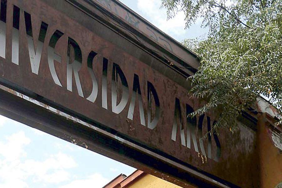Universidad Arcis: Una emblemática agonía - La Tercera