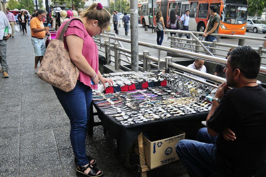 Creación de empleo informal anota récord y contiene desempleo en ...