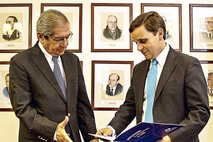 Alfonso Swett rinde examen: Mostró su plan a los empresarios - La Tercera