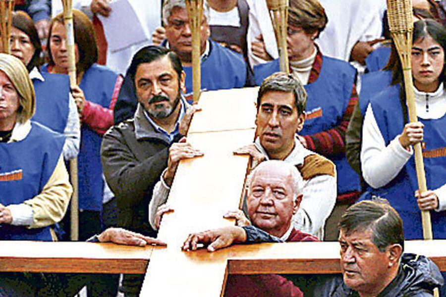 Cardenal Ezzati encabezó Vía Crucis acompañado de niños de Coanil - La ...