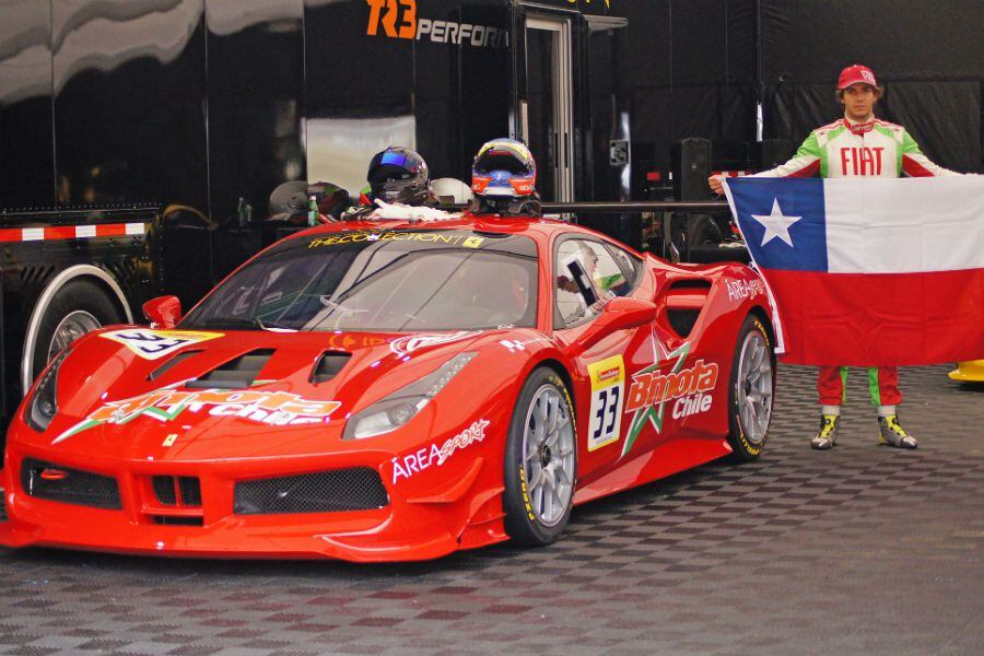 Benjamín Hites logra un positivo debut en el Ferrari Challenge - La Tercera