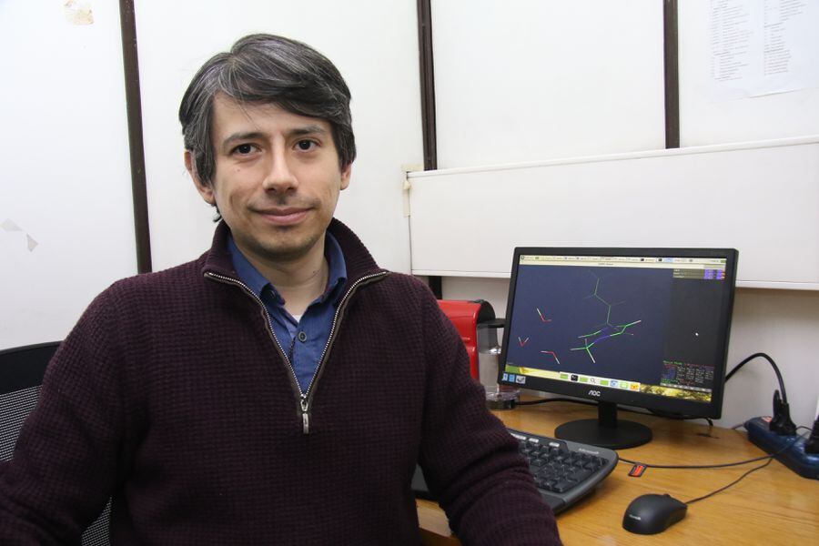 El bioquímico que creó un respirador con materiales caseros para ...