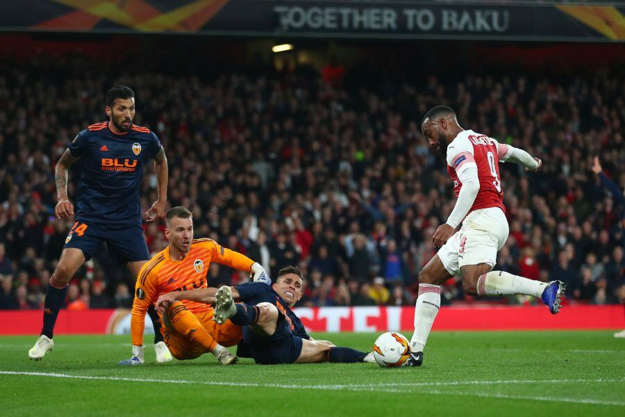 El Arsenal vence al Valencia y mira de cerca la final de la Europa ...