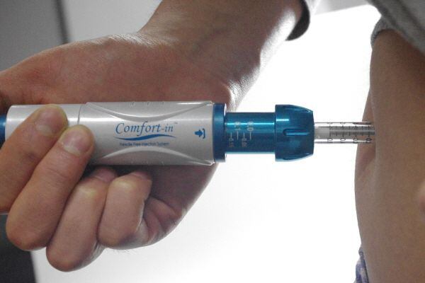 Llega a Chile la primera jeringa que no causa dolor - La Tercera