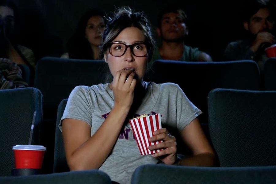 Woki Toki lanza nuevo video: "Tipos de personas en el cine" - La Tercera