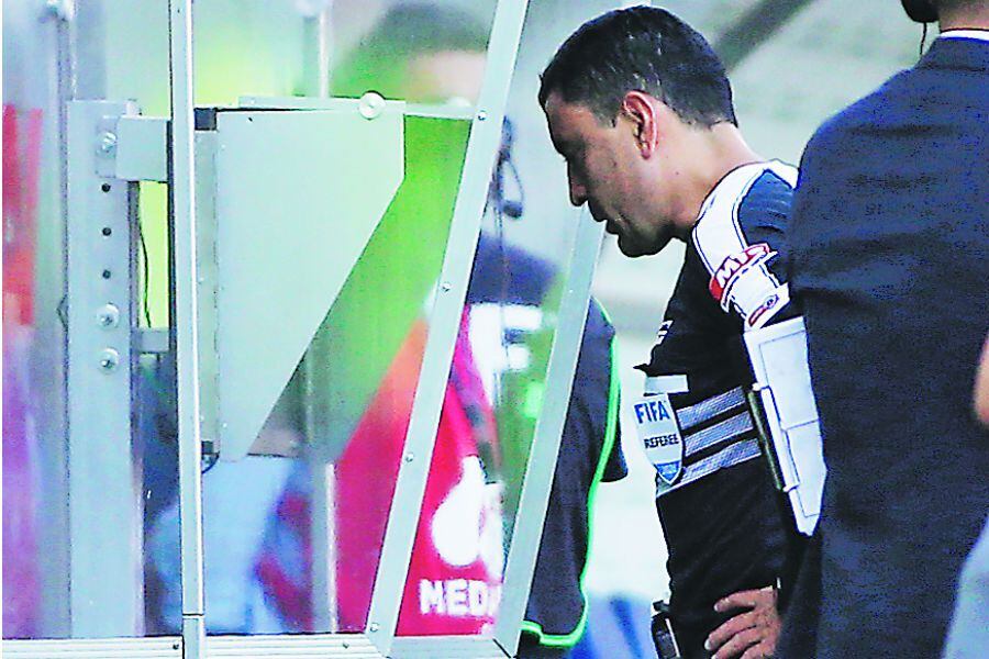 Roberto Tobar: "Ahora los jugadores confían más en el arbitraje" - La ...