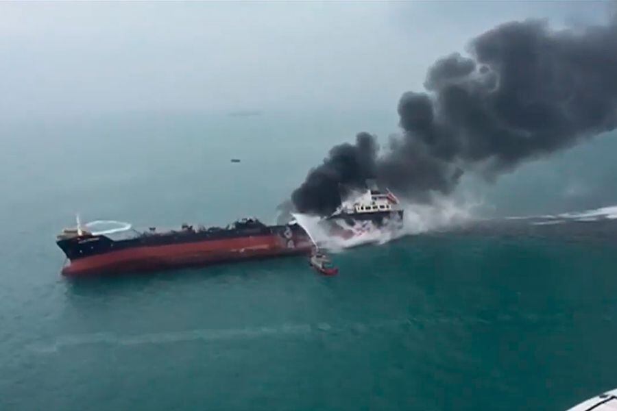 Buque petrolero explota y se incendia frente a una isla de Hong Kong ...