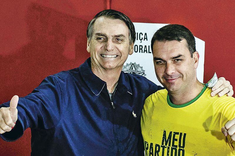El clan Bolsonaro: de las armas a la política - La Tercera