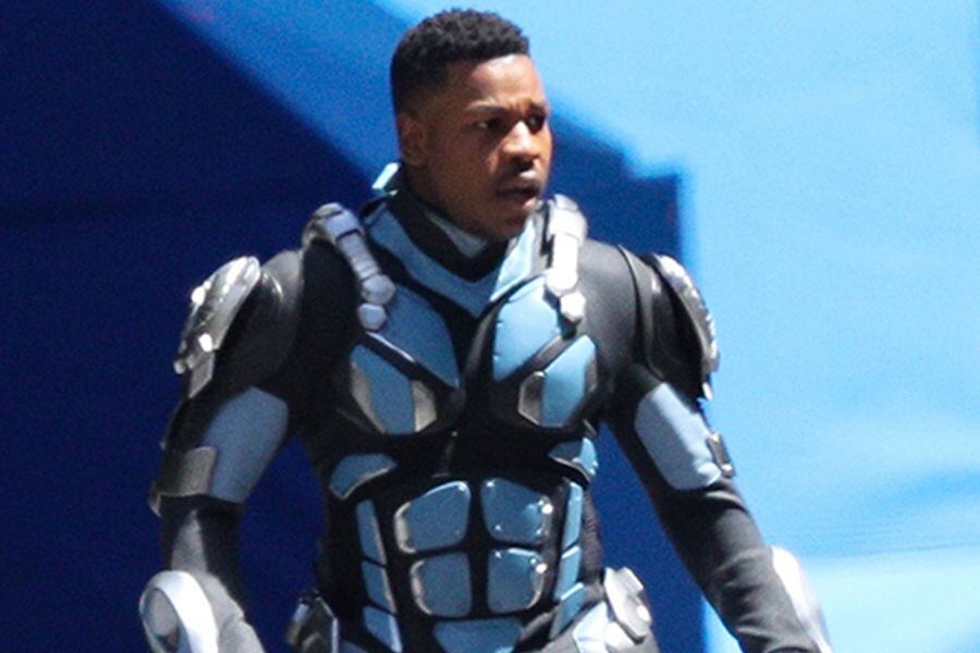 John Boyega en estas fotos se viste de piloto para comandar Pacific Rim ...