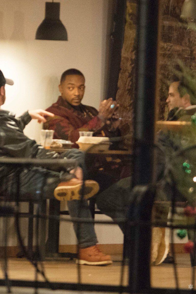 Zemo, Bucky y Sam están en estas fotos de The Falcon and The Winter ...