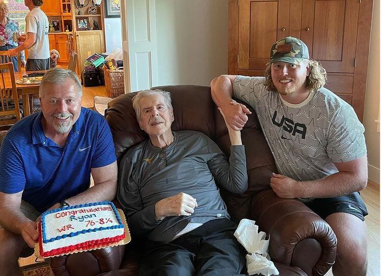 “Abuelo, lo hicimos”: la historia detrás del mensaje de Ryan Crouser ...