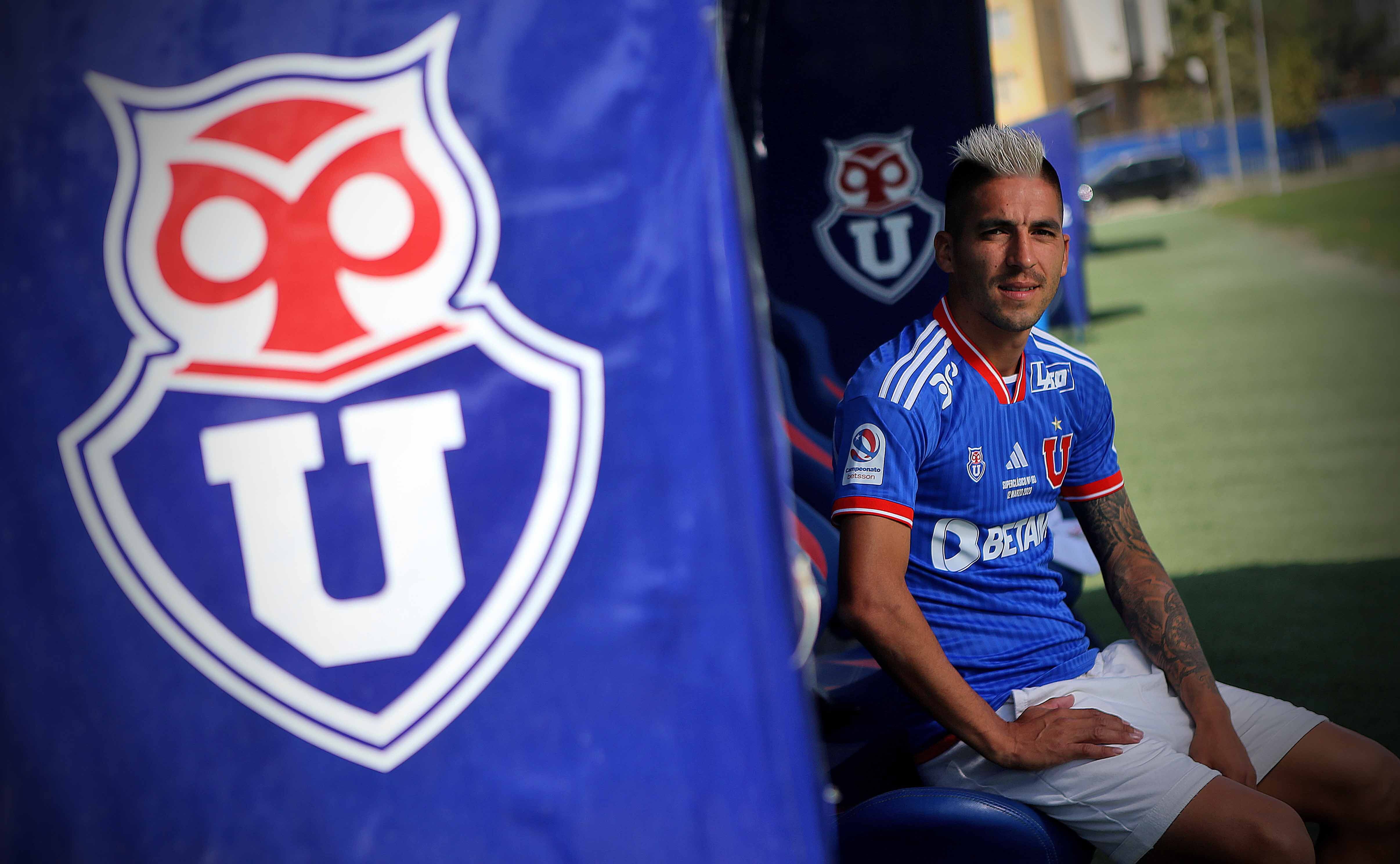 Leandro Fernández; "Adentro de la cancha me transformo" - La Tercera