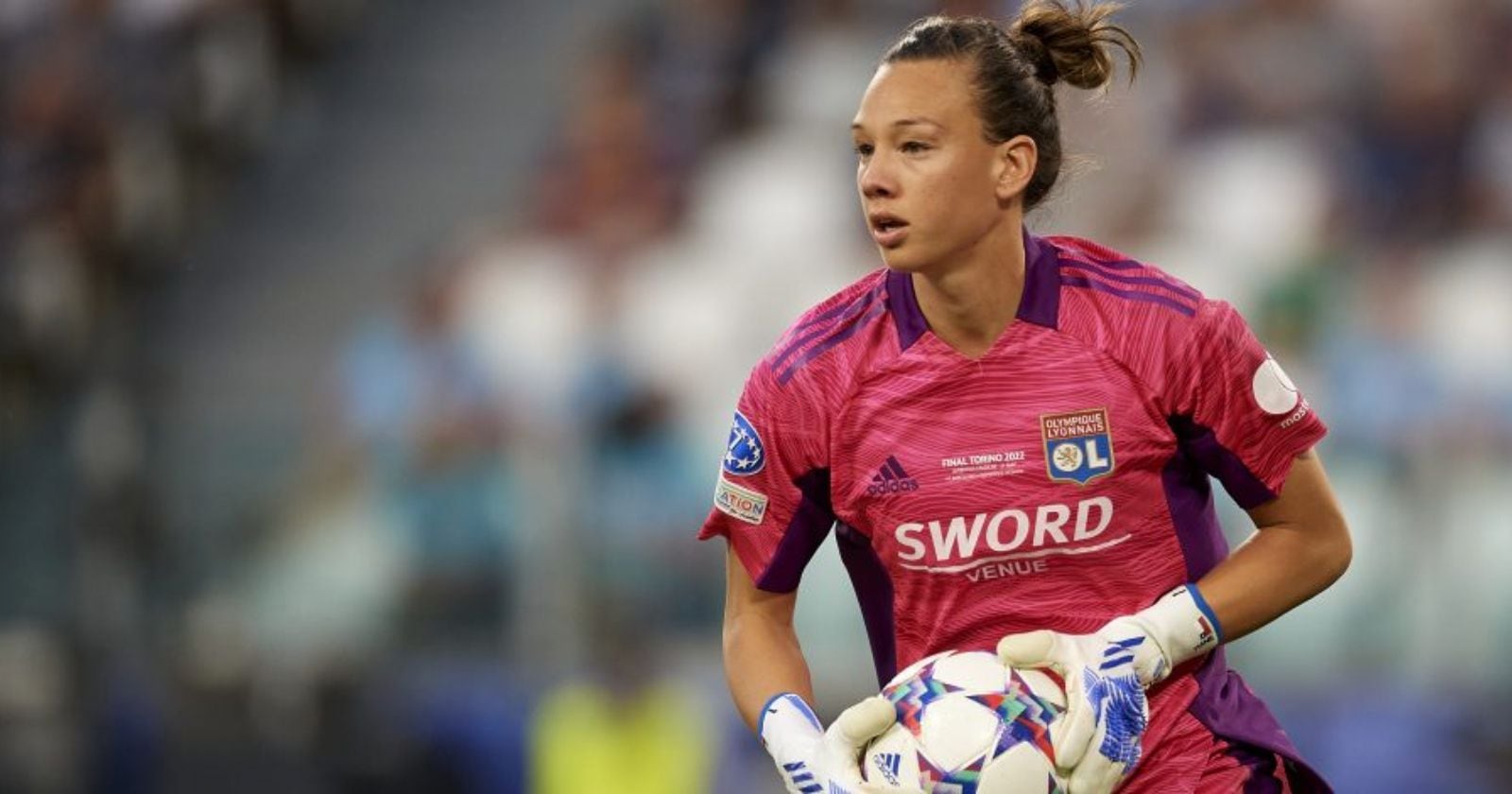 Christiane Endler logra el bicampeonato de la liga francesa con el ...