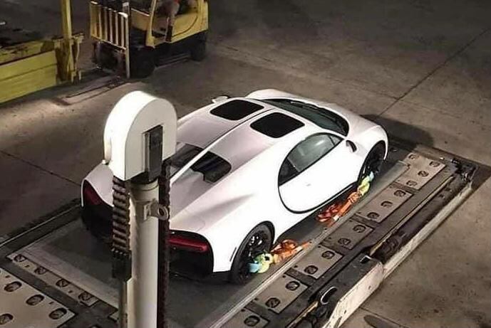 Bad Bunny se compró un Bugatti Chiron y ahora no sabe qué hacer con él ...