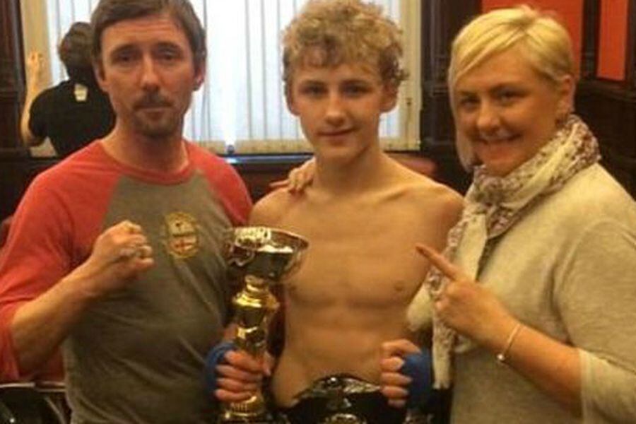 Kickboxing: muerte de niño reabre el debate - La Tercera