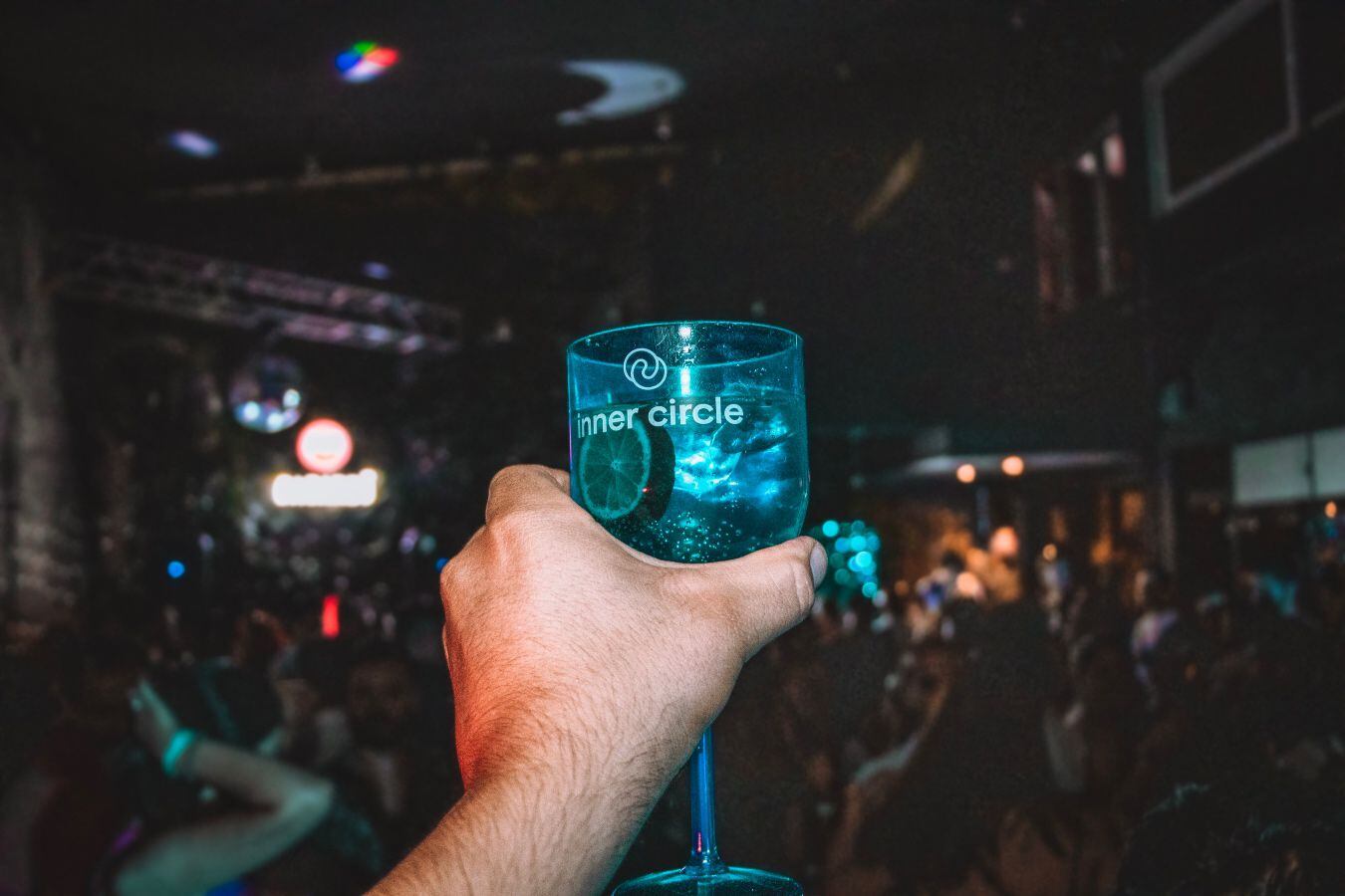 Cómo encontrar pareja en Inner Circle - La Tercera