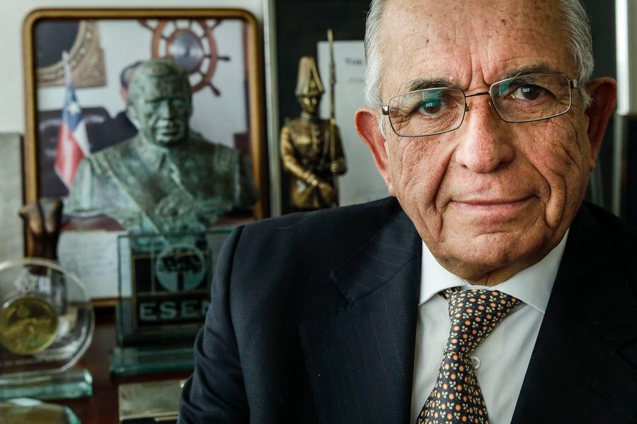 Carlos Cáceres: "El bombardeo a La Moneda fue necesario" - La Tercera