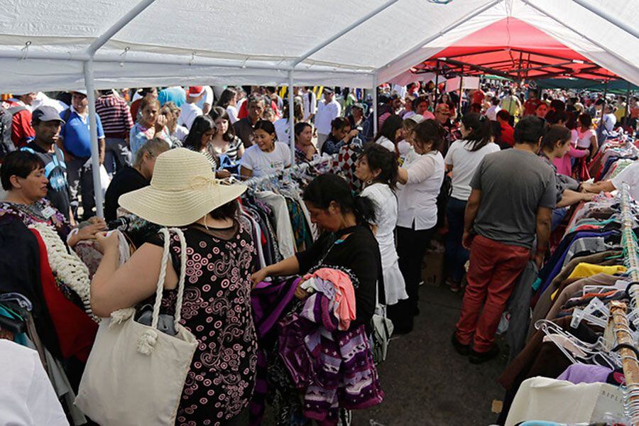 Ropa es el producto favorito en el mercado virtual de segunda mano - La ...