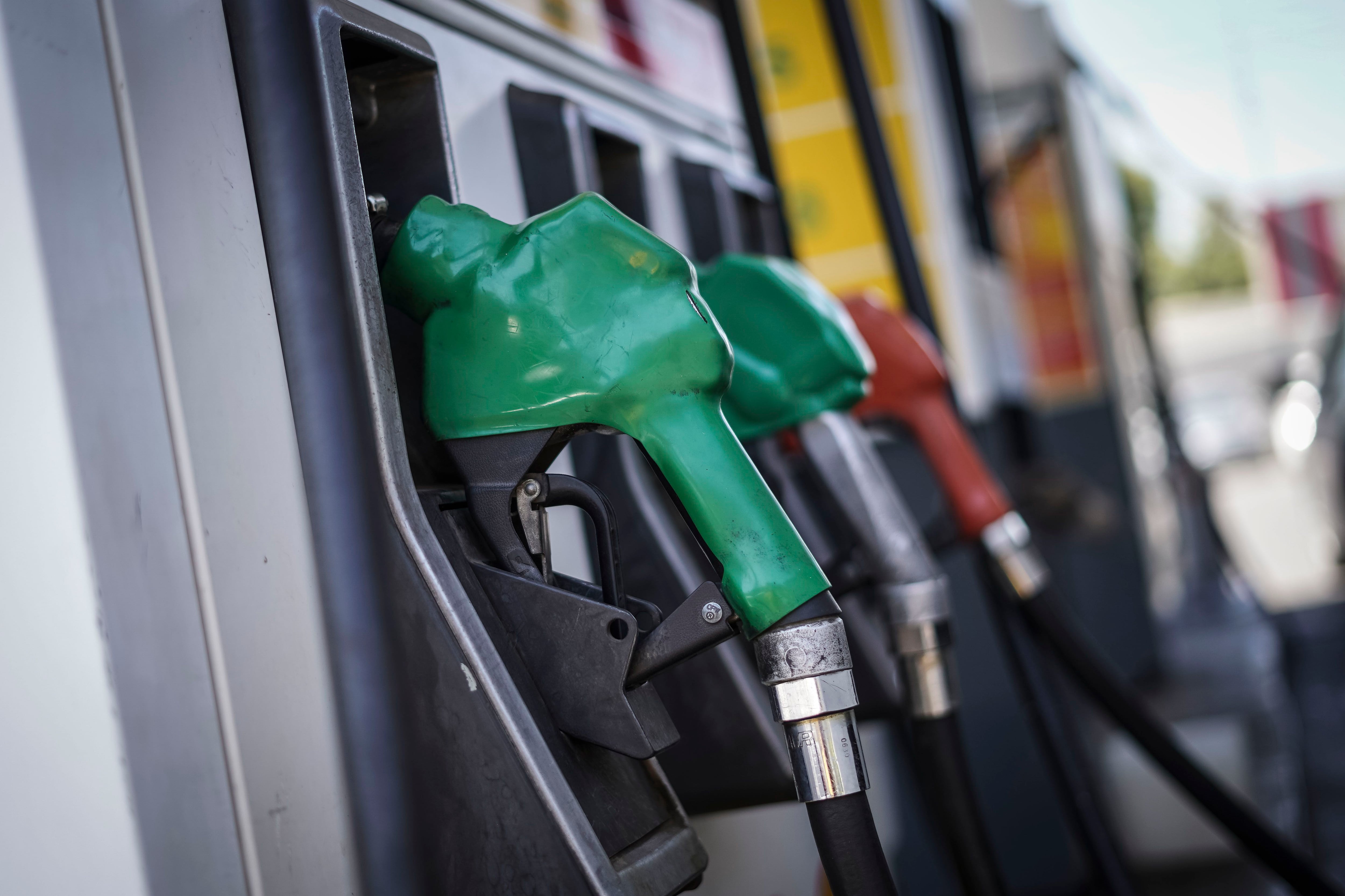 Gasolina de 93, 95 o 97 octanos, ¿cuál debemos ocupar? - La Tercera