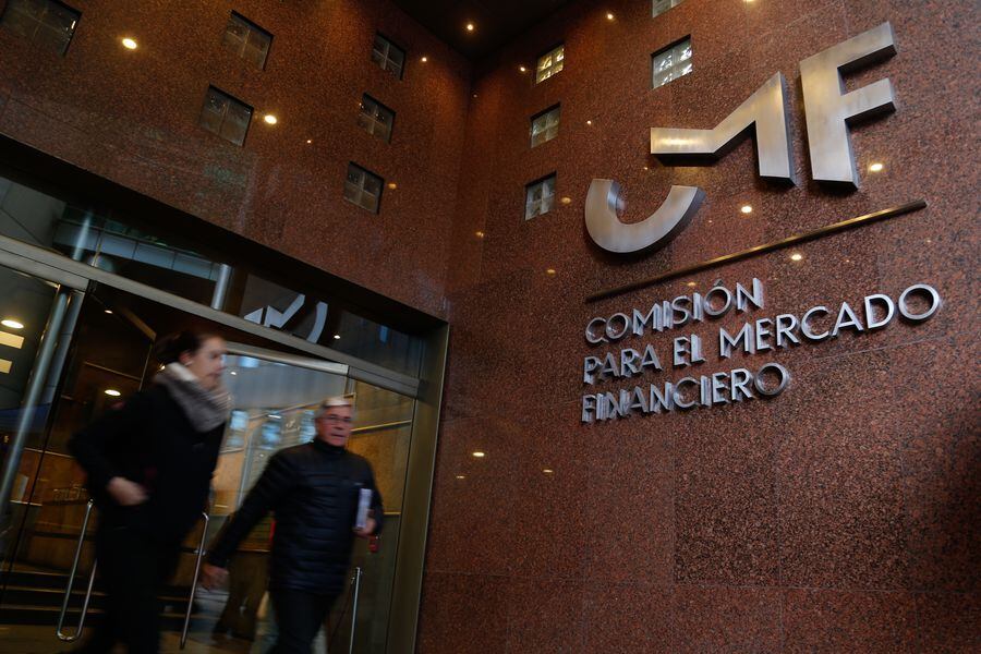 CMF posterga por un año la implementación de Basilea III - La Tercera