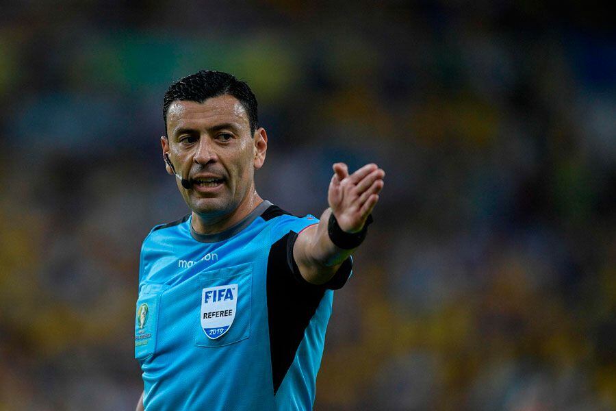 Un juez español dirigirá en la Copa América; Roberto Tobar será el ...