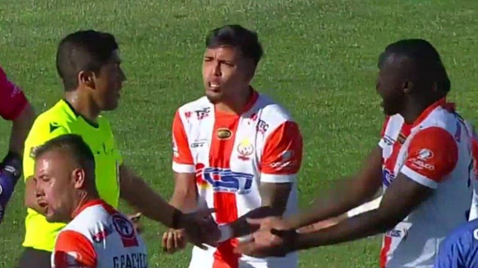 El airado reclamo de Iván Contreras por un penal a favor de Huachipato ...