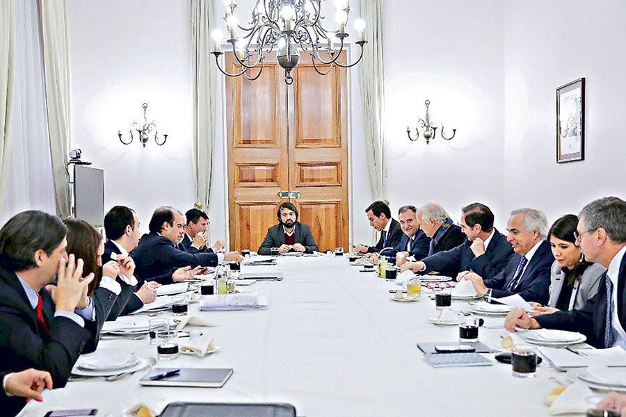 Comisión de seguridad fija plan piloto para que policías separen ...