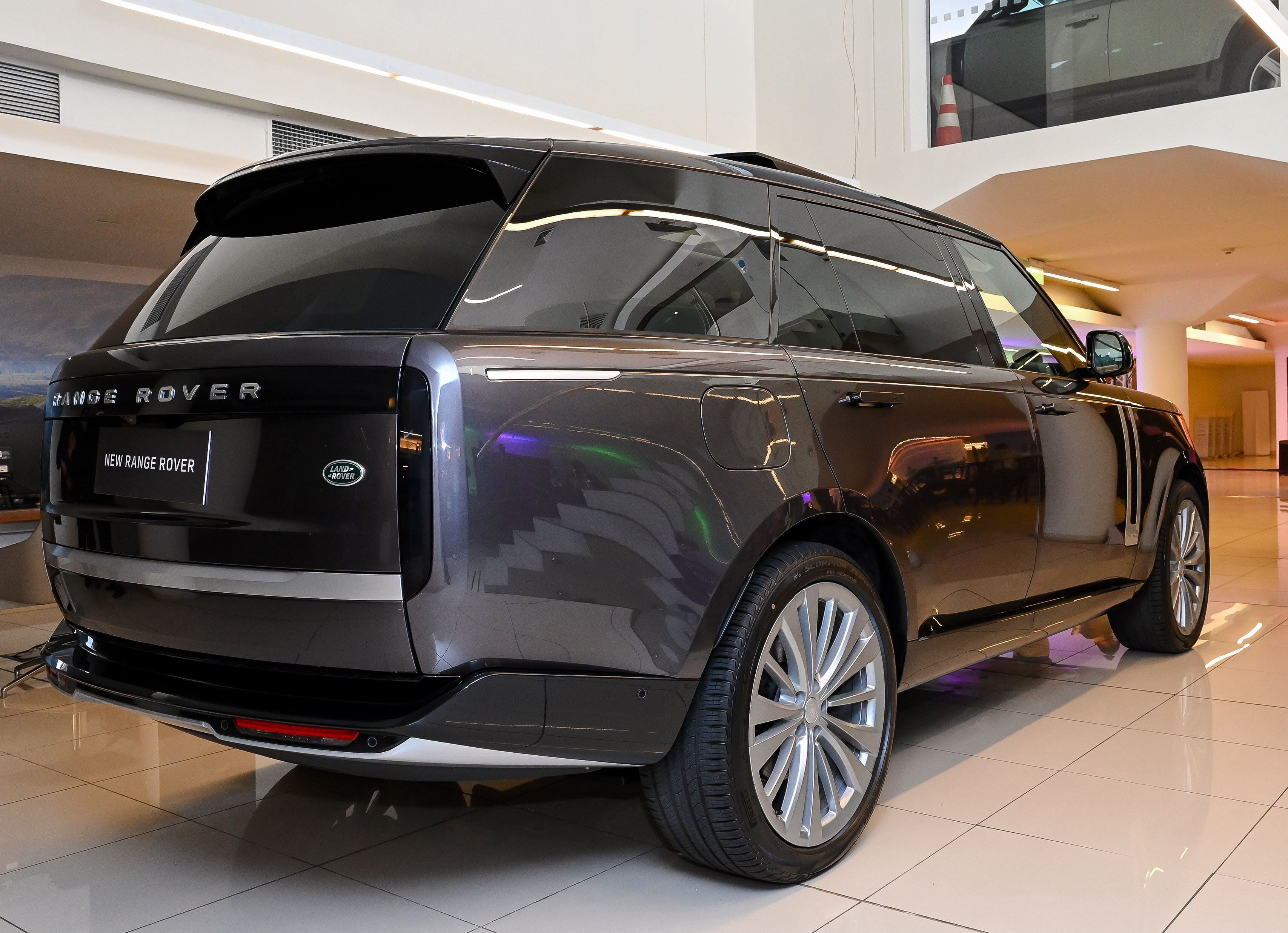 Range Rover: más moderno y lujoso - La Tercera