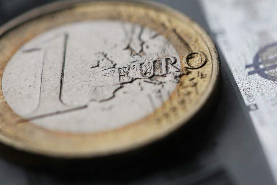 El euro cumple 20 años en medio de ajustes - La Tercera