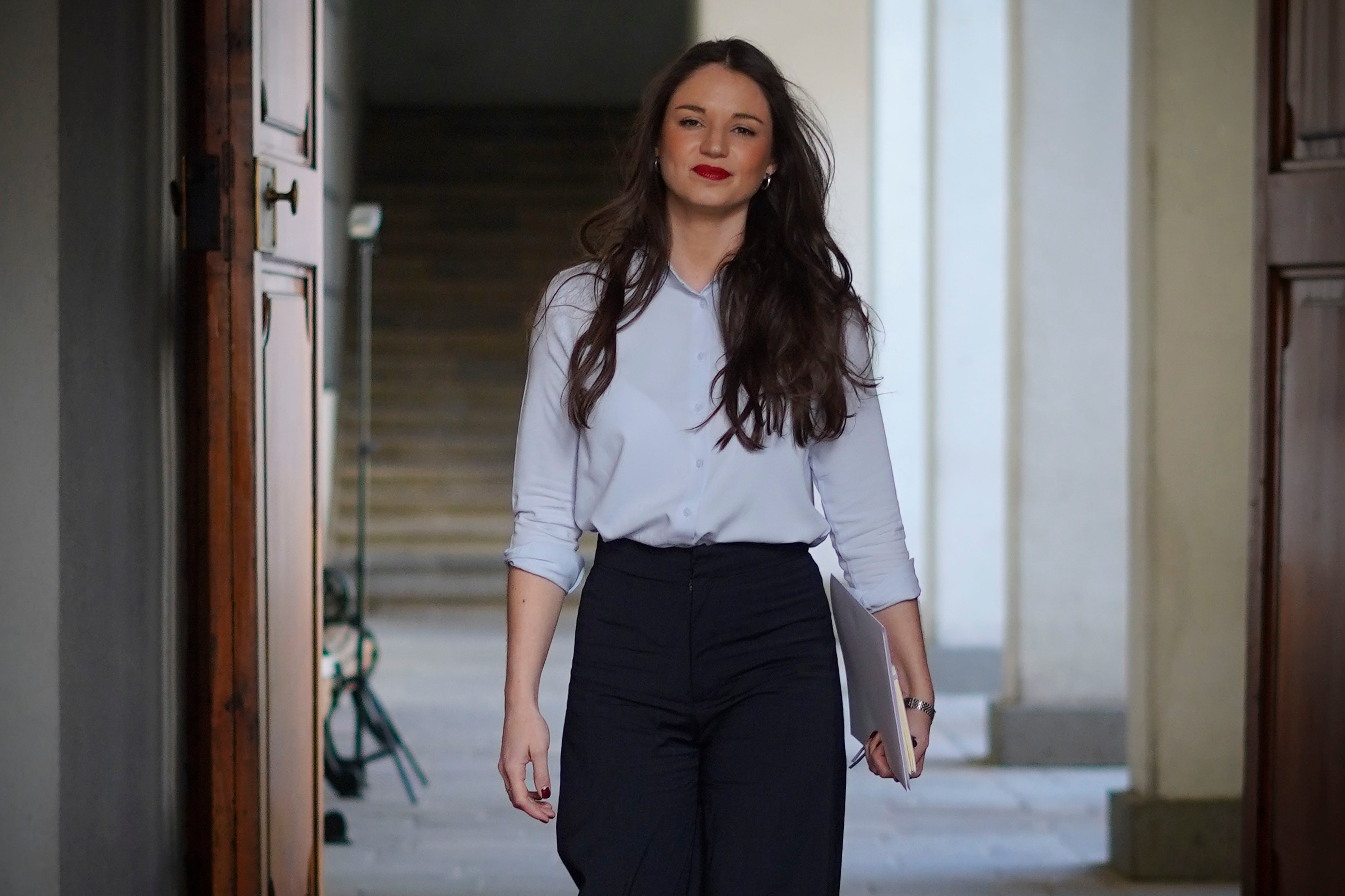 Irina Karamanos vuelve a su vida de militante de base y su gabinete ...